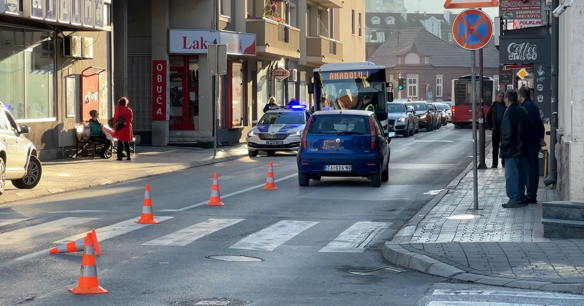 Automobilom "pokosio" pešaka u centru Čačka - Telegraf.rs