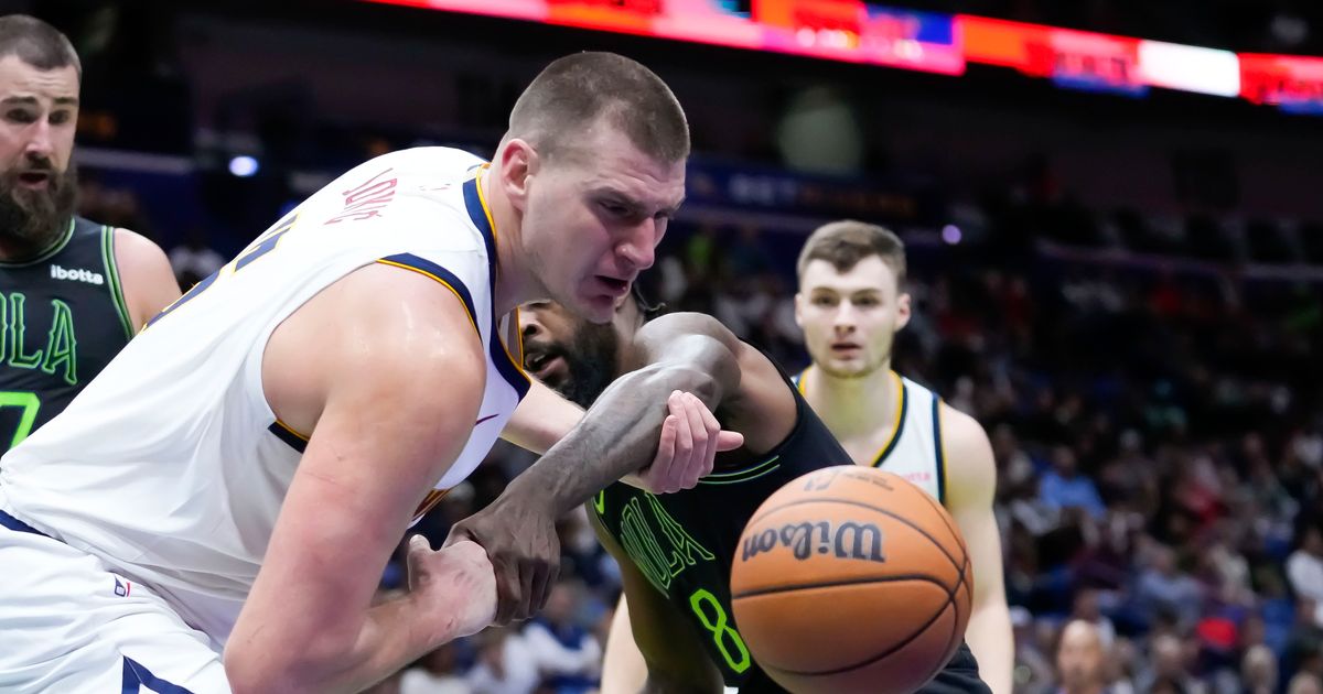 Istorijsko veče za Jokića: Nikola brutalnim "tripl-dablom" izjednačio rekord legende NBA lige ...