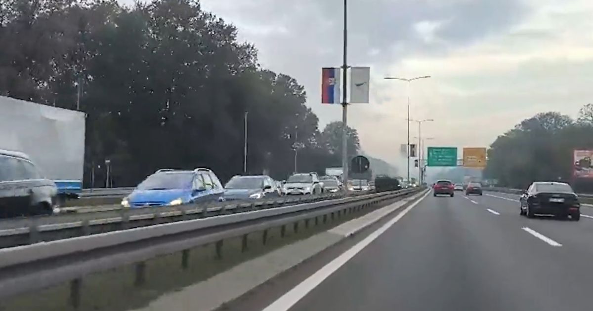 Sudar vozila u zaustavnoj traci izazvao gužve na ovom potezu - Telegraf.rs