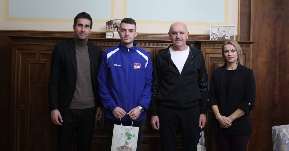 Dejan je svetski prvak u boćanju - Telegraf.rs