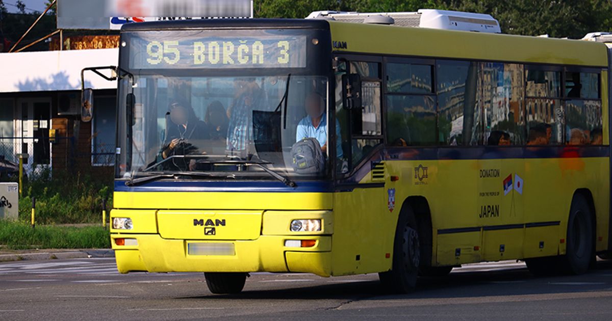 Autobus 95 šljašti kao da vozi na doček nove godine - Telegraf.rs