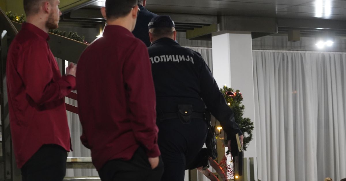 Dojava o bombama na RTS-u: Kontradivenzione ekipe na terenu - Naslovi.net