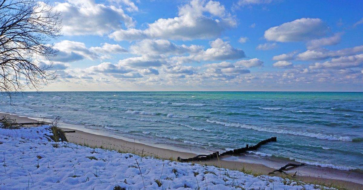 Ledene kugle u jezeru Mičigen iznenadile šetače - Telegraf.rs