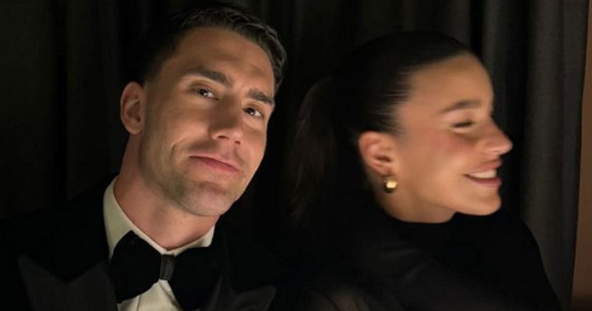 Vlahović pokazao novu devojku za Novu godinu: Svi se pitaju ko je atraktivna crnka u njegovom ...