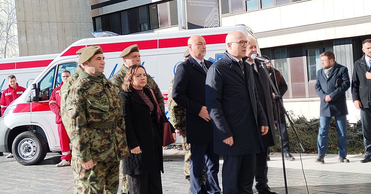 Uprava za vojno zdravstvo dobila 15 novih sanitetskih vozila - Telegraf.rs