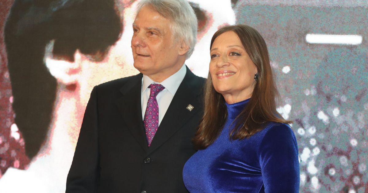 Bila je jedna od najlepših voditeljki, a sada je ne viđamo u javnosti ... Bila je jedna od najlepših voditeljki, a sada je ne viđamo u javnosti ...
