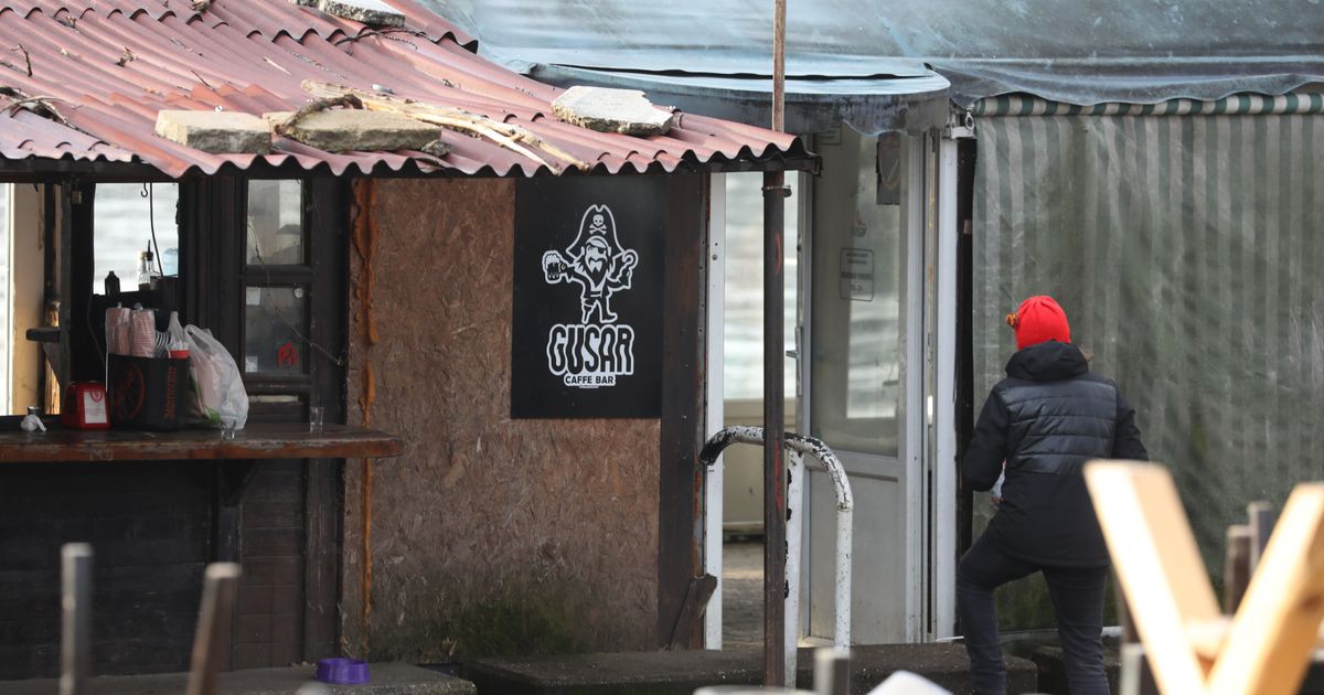 Počelo rušenje čuvenog splava na Savskom keju - Telegraf.rs