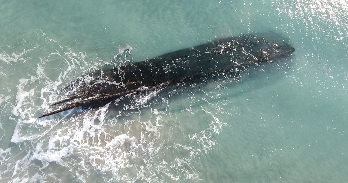 Misteriozna olupina pojavila se kraj obala Kanade: Arheolozi se bore sa vremenom i plimom ...