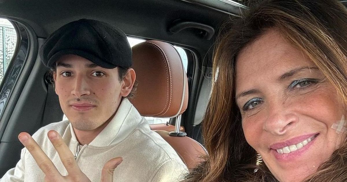 Mihina žena objavila sliku sa naslednikom, on podigao tri prsta ...