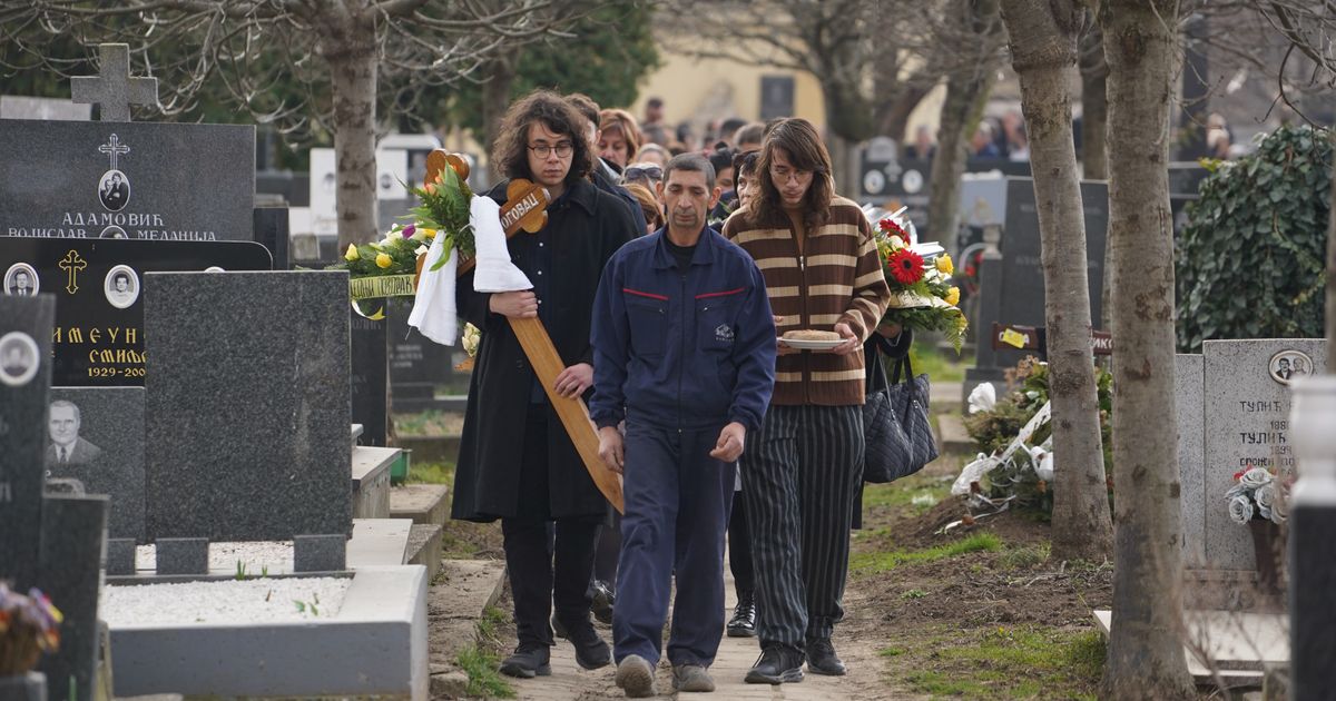 Sahranjen Milovan Glogovac: Na desetine ljudi ga ispratilo na večni ...