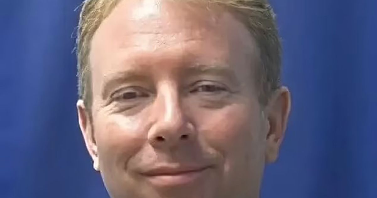 Otac ćerkinim drugaricama stavio drogu u smuti, pa ih gledao kako ...