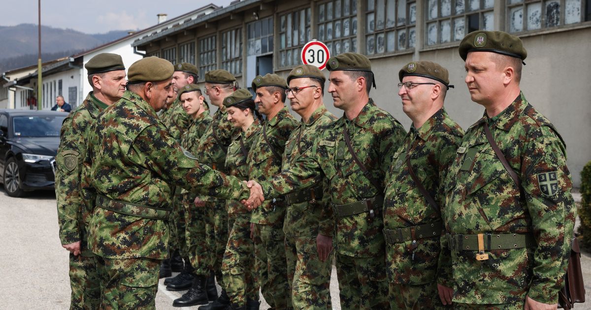 General Glišović obišao jedinice Vojske Srbije u Požegi - Vesti - Telegraf.rs