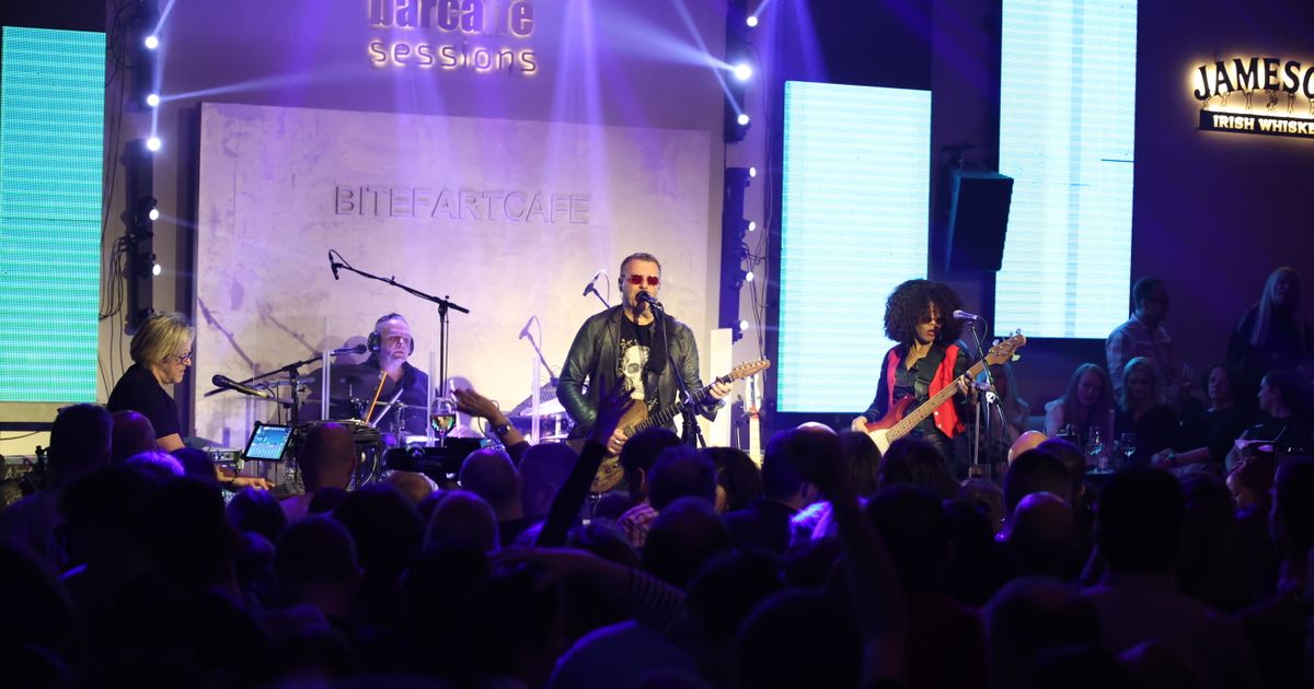 Van Gogh napravio rokenrol žurku u BitefArtCafe-u sa novom basistkinjom ...