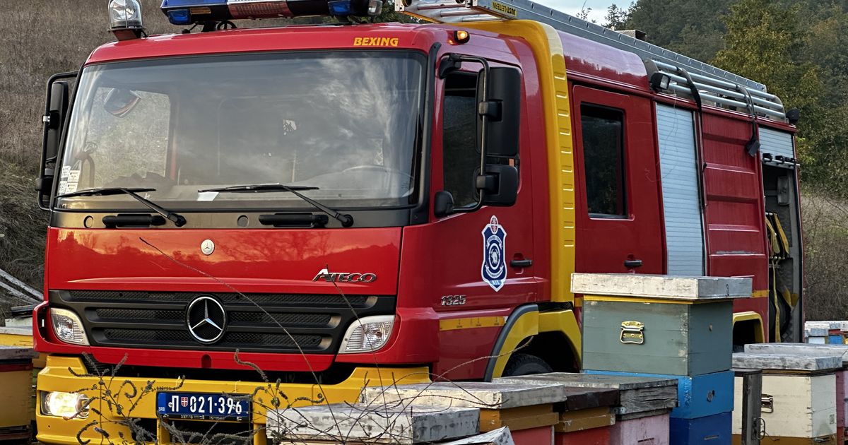 Gori hotel u centru Vrnjačke Banje: Dim se širi na sve strane, vatrogasci na terenu - Vesti ...