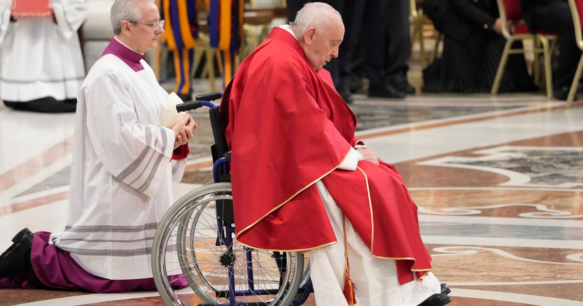 Papa Franja zabrinuo sve tokom mise za Veliki petak: Zbog jedne ... Papa Franja zabrinuo sve tokom mise za Veliki petak: Zbog jedne ...