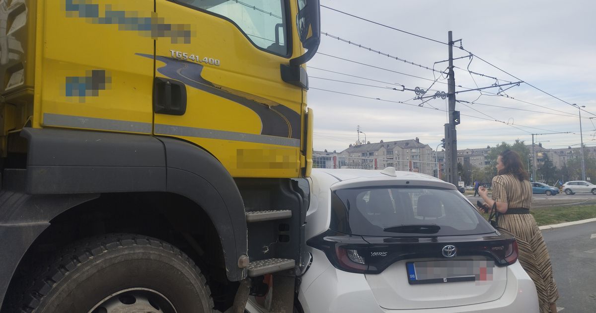 Sudar auta i kamiona na Novom Beogradu: Stvaraju se gužve - Vesti - Telegraf.rs