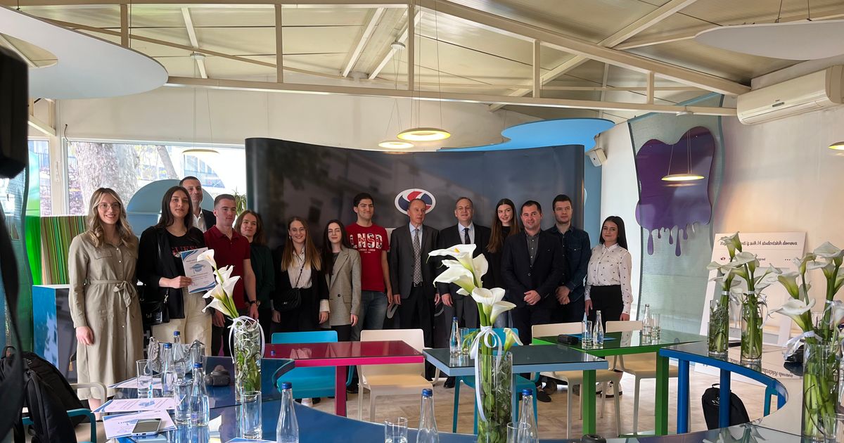 "Od vas zavisi budućnost": Ovo je moćna poruka rektora na obeležavanju ...