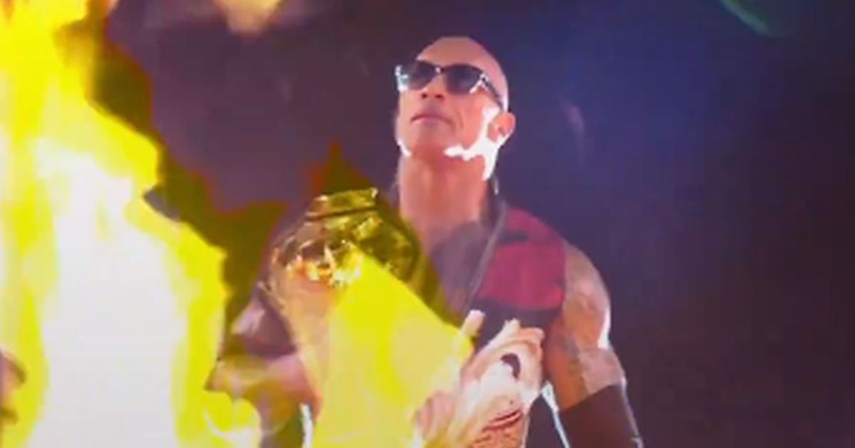 Da li je ovo najlegendarniji ulazak u ring svih vremena? Legendarni Rok izašao iz plamena ...