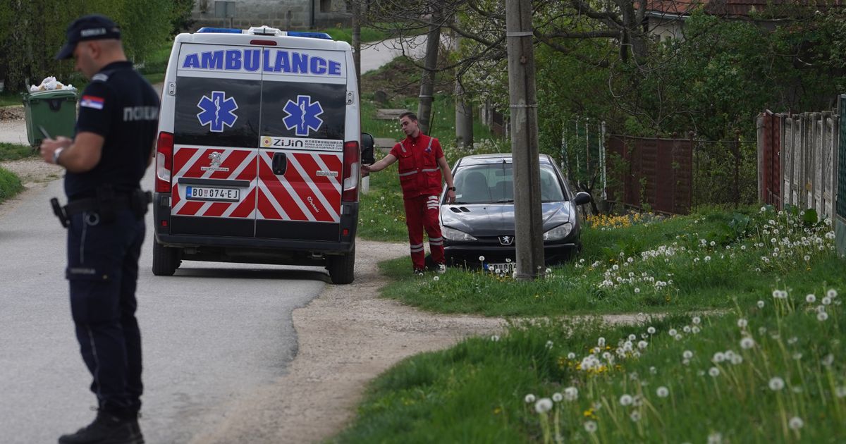 Hitna pomoć pred kućom osumnjičenog za ubistvo Danke (2): Stigli i inspektori - Vesti - Telegraf.rs