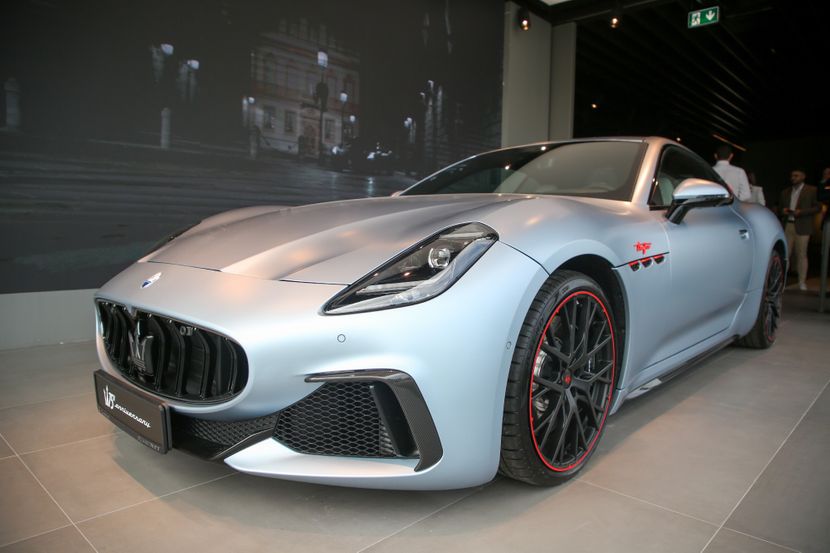 Nova oaza luksuza: Otvoren ekskluzivni Maserati salon u Beogradu ...