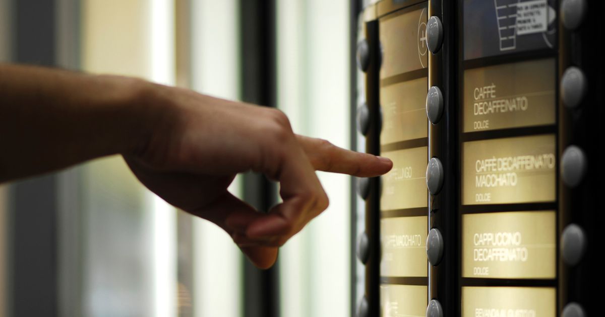 Popila kafu iz automata i srušila se: U bolnici je provela 36 sati, a ...