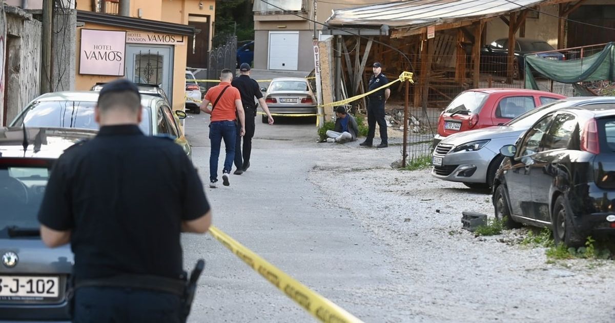 Prvi snimci sa mesta pucnjave u Sarajevu: Jedan muškarac ranjen, prebačen u bolnicu - Vesti ...