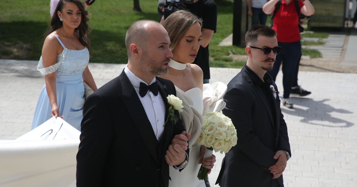 Sofronijević objavio prvu sliku trudne Kosane: Doktorka se drži za stomak, on otkrio pol bebe ...