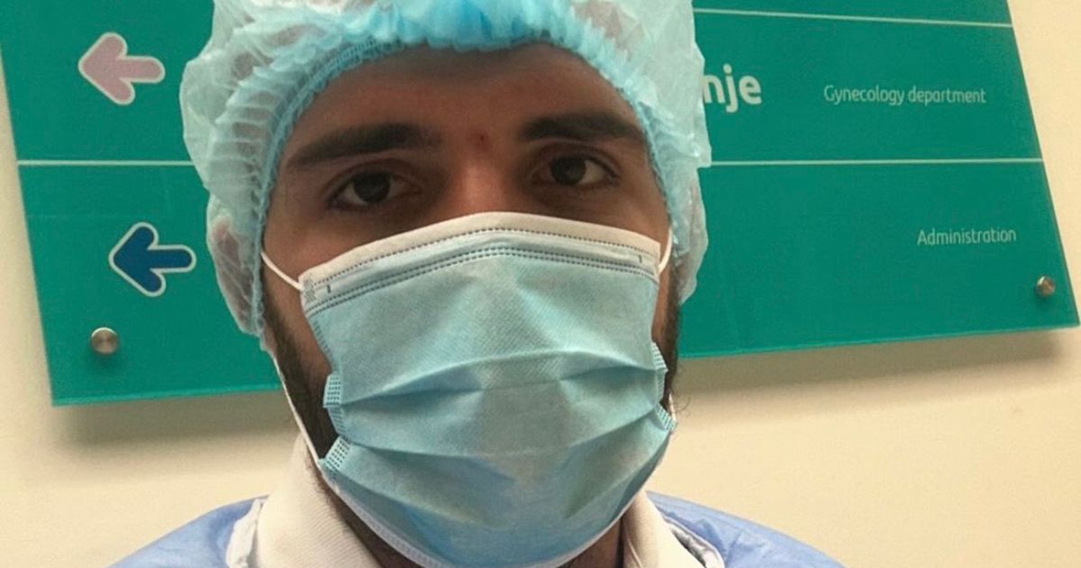Veljko podelio sliku sina iz porodilišta: Pokazao šta radi mali Isaija ...