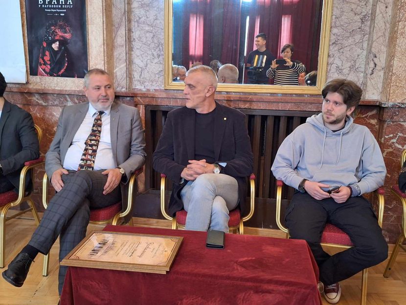 "Vrana u paunovom perju" : Velika ljubav kralja Milana Obrenovića i ...