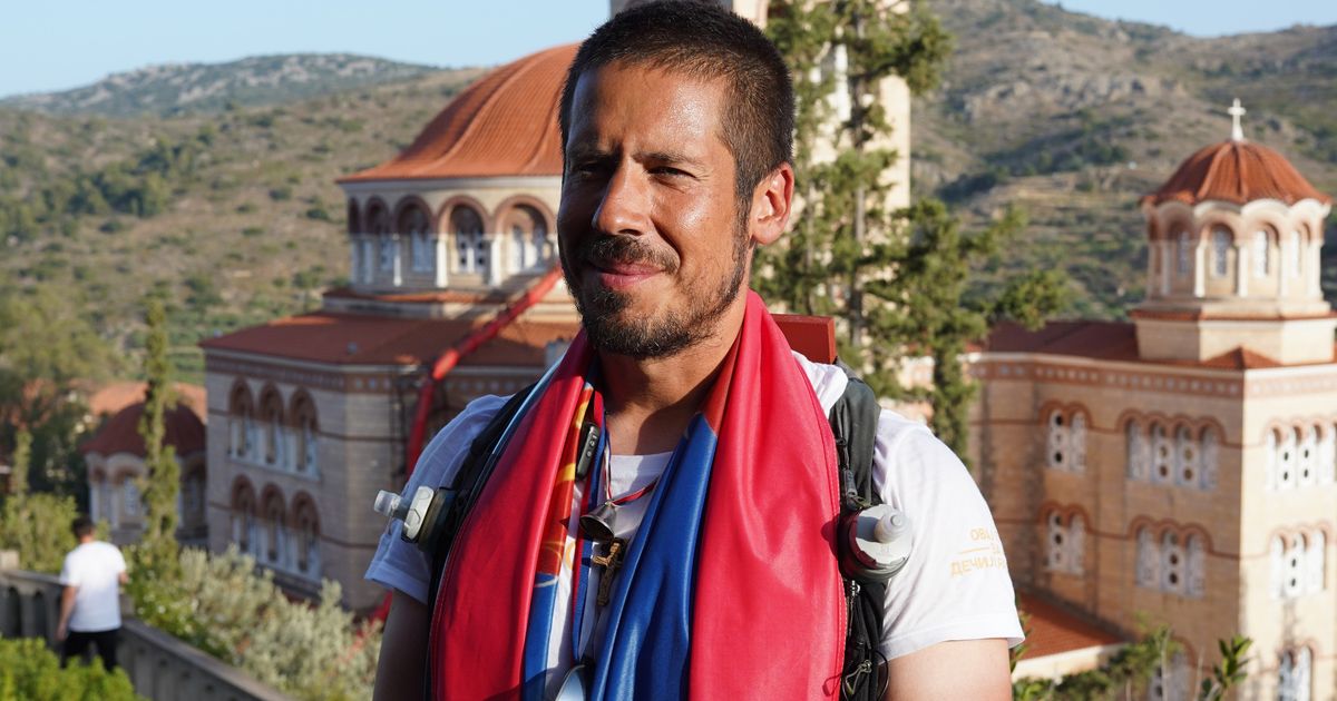 Nikola Rokvić objavio do sada neviđenu fotografiju sa roditeljima i ...