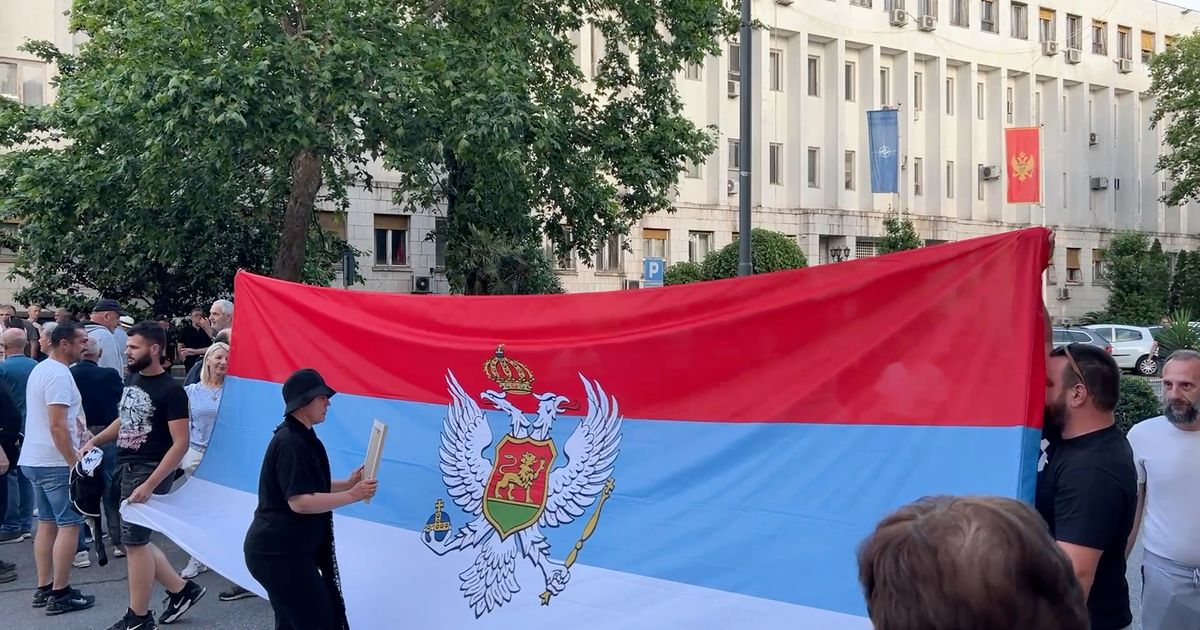 Srbi u Crnoj Gori ustali protiv izdaje: Na stotine građana poslalo jasnu poruku - mi nismo ...
