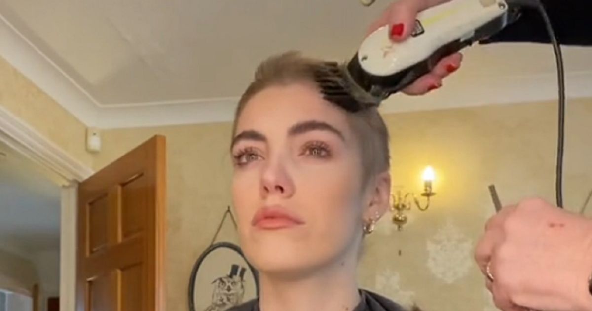Rekli su joj da je bol u ramenu posledica sporta: Na snimanju joj ... Rekli su joj da je bol u ramenu posledica sporta: Na snimanju joj ...
