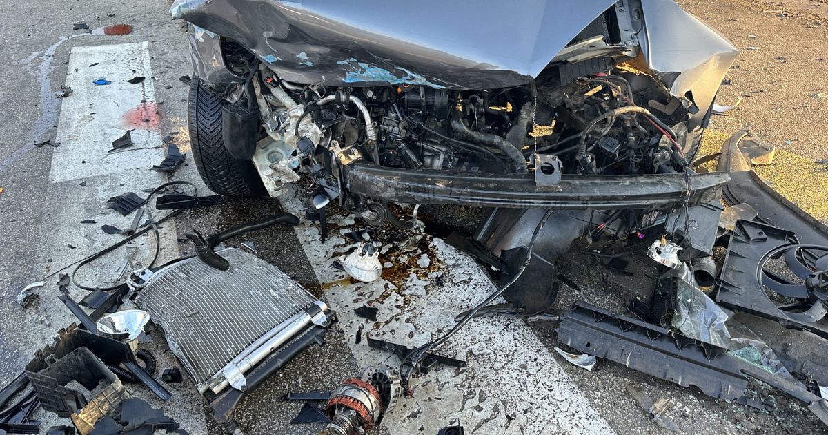 Tragedija na auto-putu Niš-Pirot: Sudarili se BMW i džip, ima poginulih - Vesti - Telegraf.rs