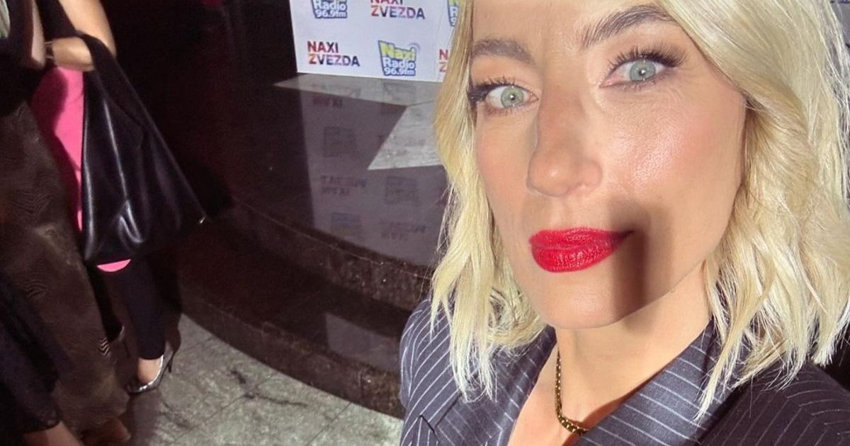 Ana Stanić se skinula u kupaći i pokazala trbušnjake na kojim bi joj ...