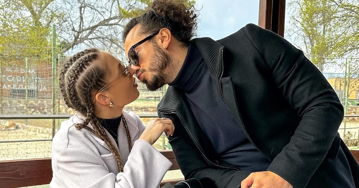 Bivši zadrugar postaje otac! Pevač objavio emotivan snimak sa lepšom ...