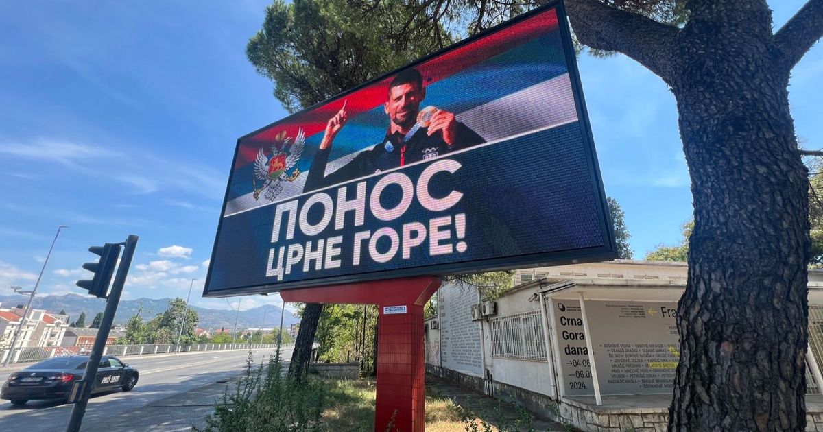 Pojavio se bilbord posvećen Đokoviću u centru Podgorice: Evo kakvu poruku su mu Crnogorci ...