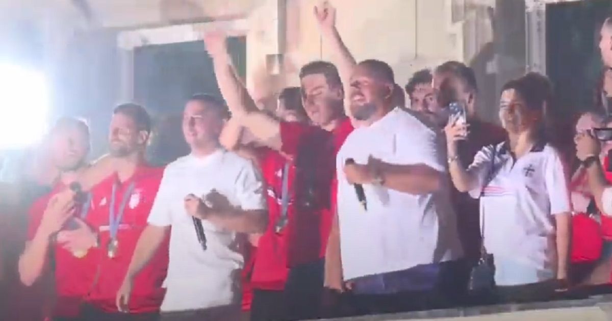 "Igraj i pobedi": Beogradom se ori ova pesma, svi pevaju uglas ...