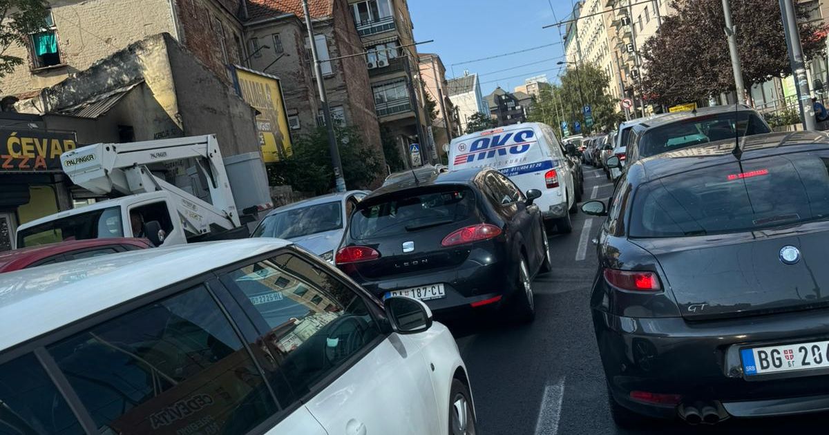 Kolaps u centru Beograda: Ko se "zaglavio" u Takovskoj ne može da se ...