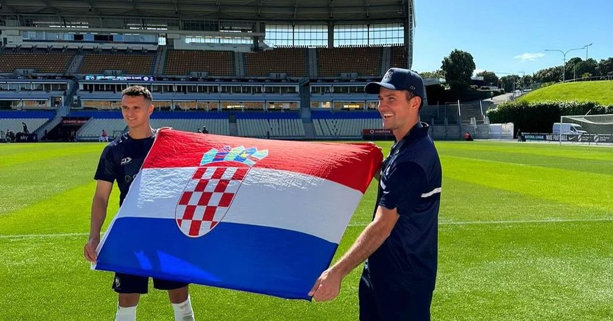 Bivši fudbaler Zvezde ponosno pozirao sa hrvatskom zastavom i razbesneo navijače - Telegraf.rs