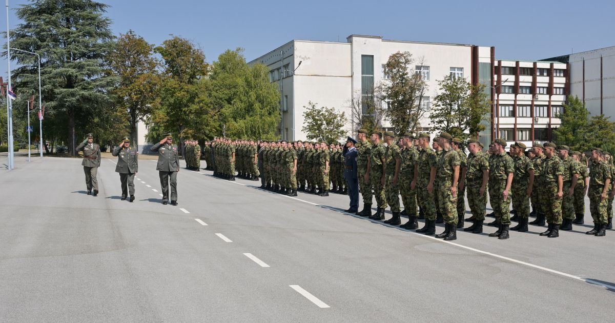 Promocija rezervnih oficira generacije "Mart 2024": Promovisani mladi ...
