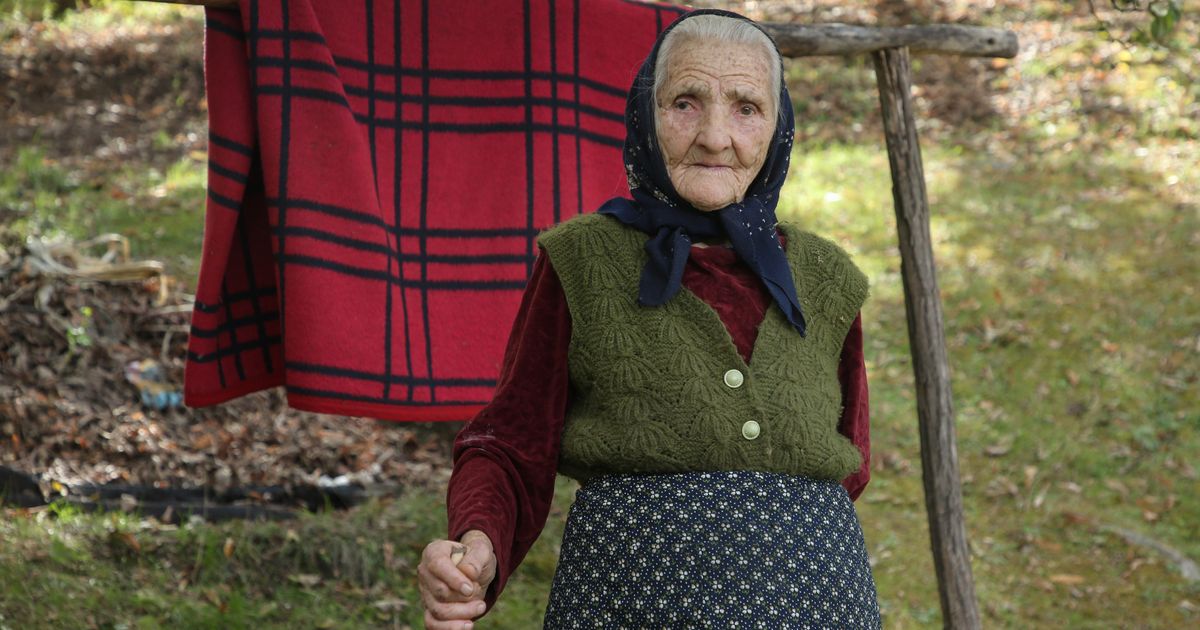Sama sam 48 godina! Umro mi je sin, dve ćerke, muž: Baka Mirjana puni ...