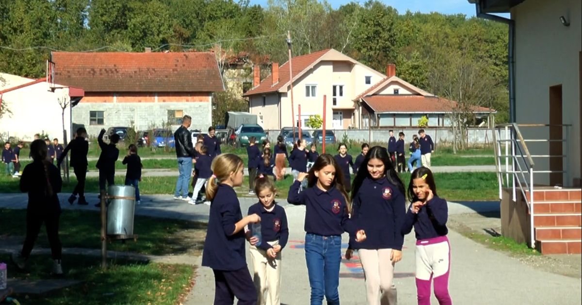 U početku je bilo dece koja nisu htela uniformisanost, ali sada su svi ...
