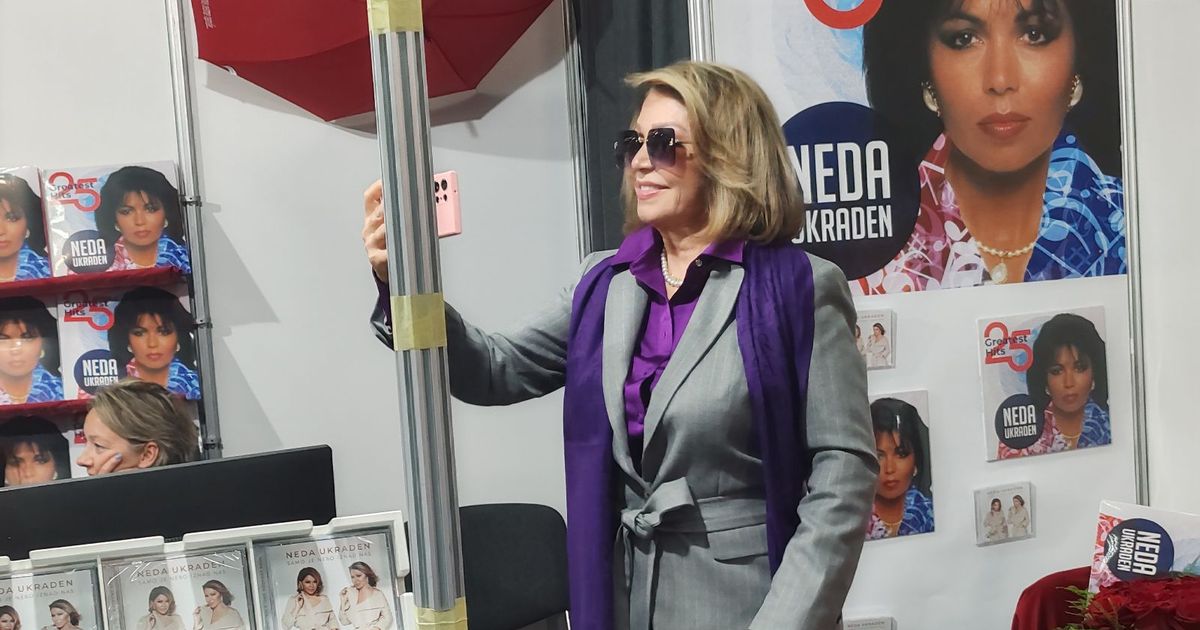 Neda Ukraden neprepoznatljiva: Pojavila se na Sajmu knjiga i svi ...
