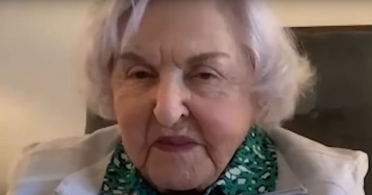 Baka od 102 godine i dalje radi 3 dana u nedelji, a tvrdi da je za ...