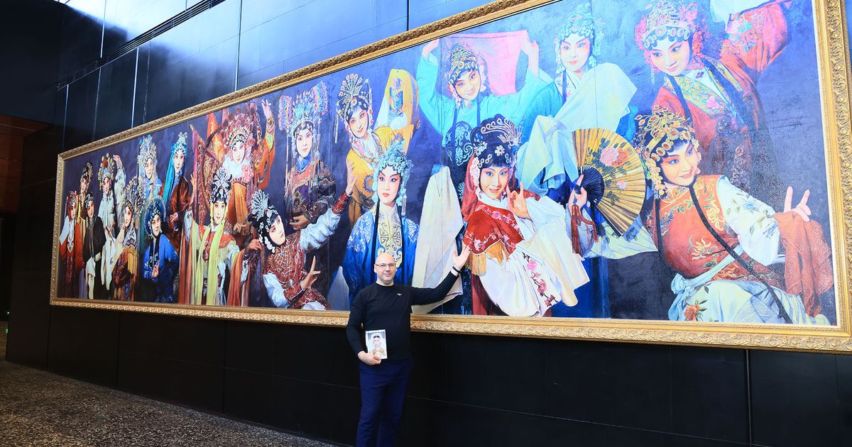 Fotograf Pavel Surovi počasno otvorio završnicu sumita "Put svile ...