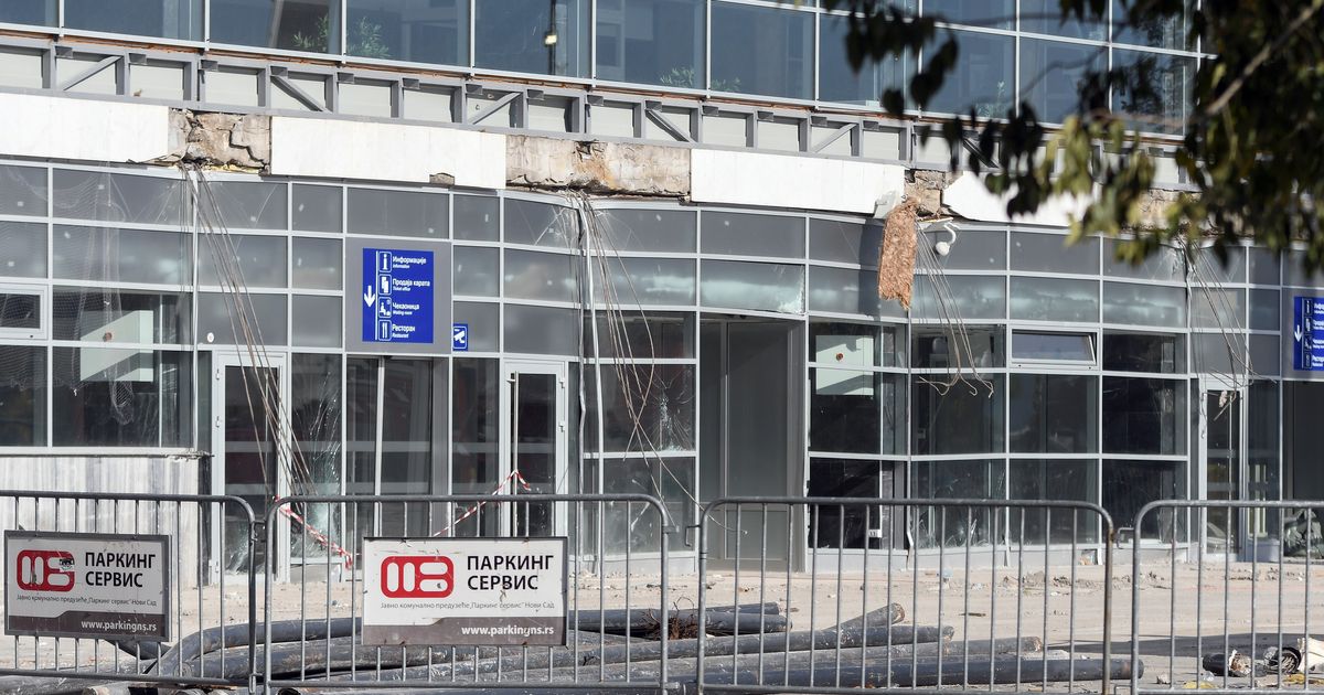 Marta Kos odala poštu stradalima u padu nadstrešnice Železničke stanice u Novom Sadu - Vesti ...