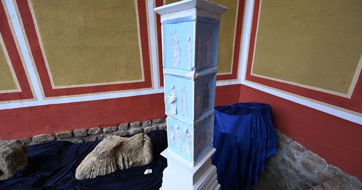 Rimski zavetni spomenik otkriven tokom iskopavanja u rimskom muzeju na ...