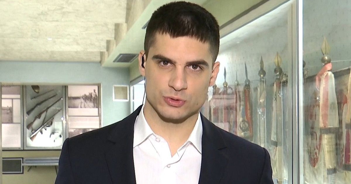 Fatalni novinar RTS zaludeo lepši pol! Žene dele njegove slike ...