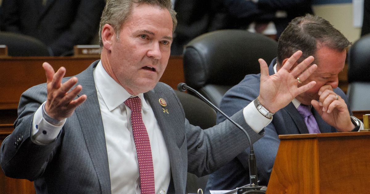 Novi skandal potresa SAD: Hakovana aplikacija koju je koristio Majk ...