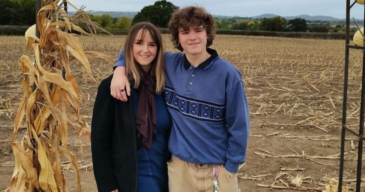 "Nisam oprala pidžamu svog pokojnog sina, grlim je, još miriše na njega ...